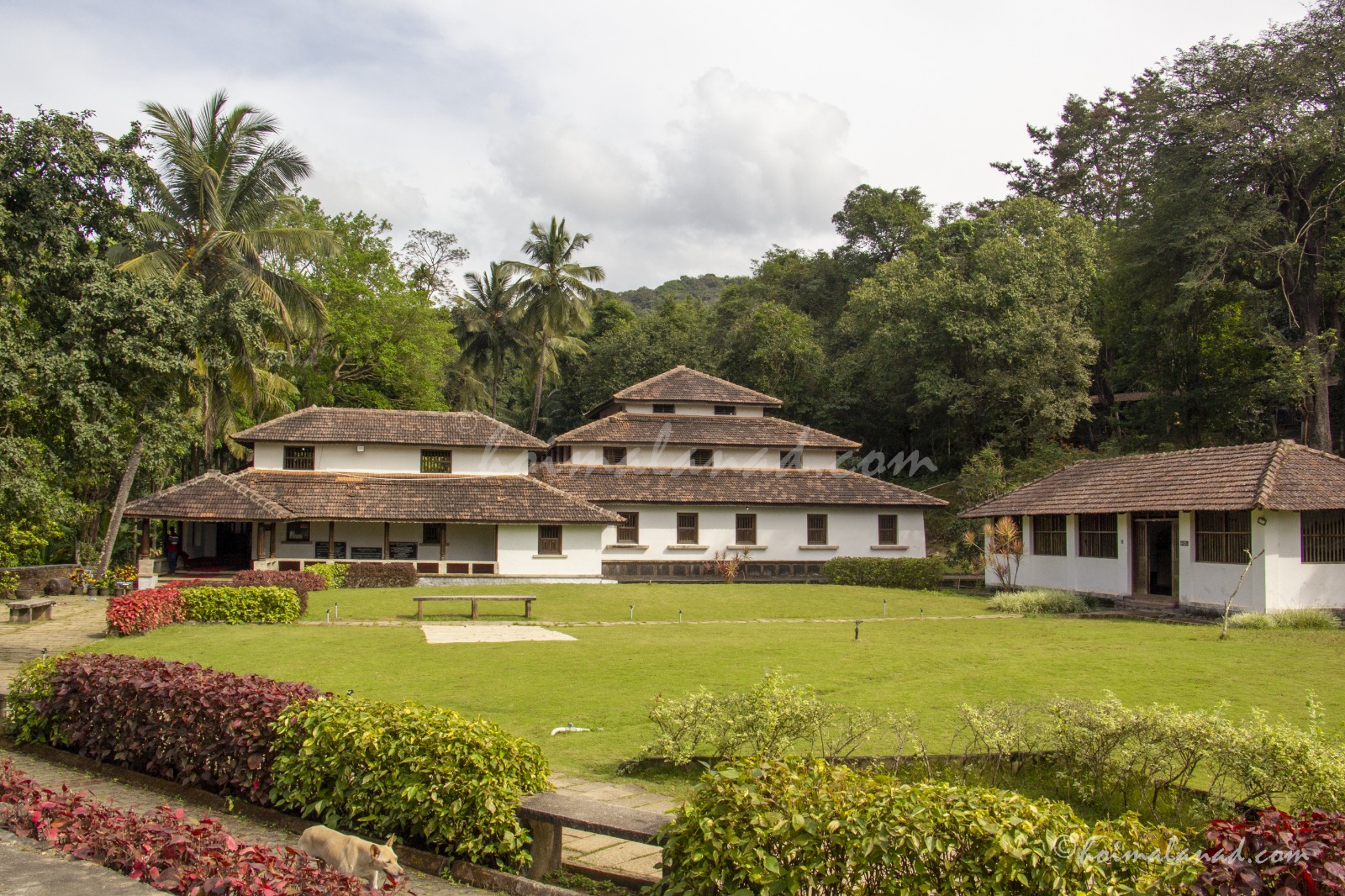 Kuppalli Kavi Mane – Kuvempu Thirthahalli Shivamogga - Hoi malnad